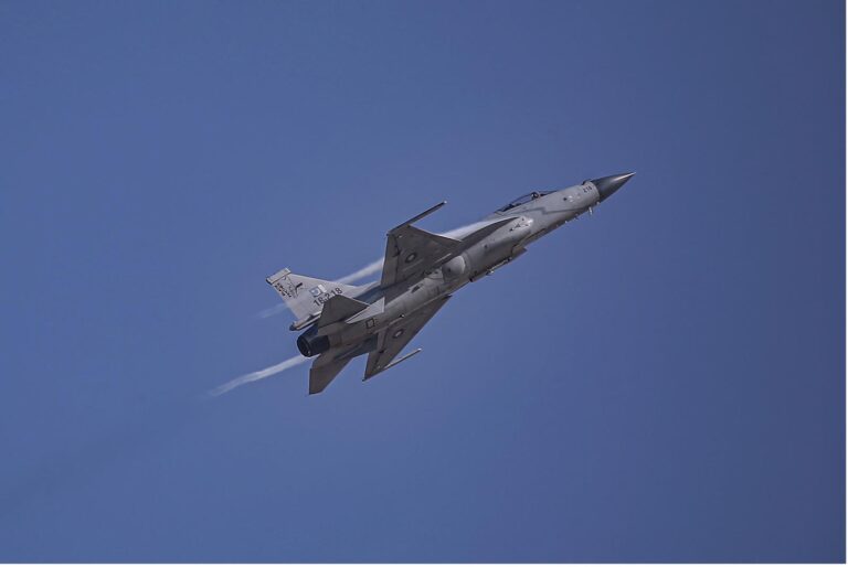 PAKISTAN AIR FORCE'S JF-17 THUNDER BLOCK 3 FIGHTER JET AND SUPER ...