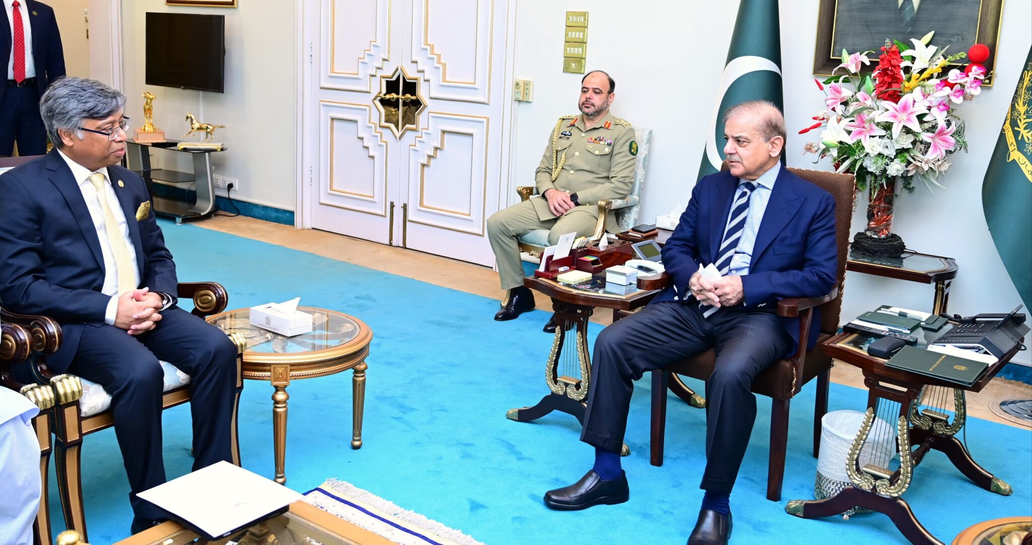 SAARC Secretary General Calls on the Prime Minister of Pakistan ...